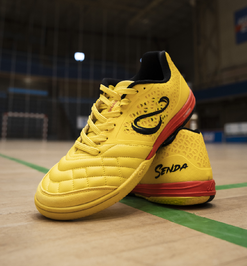 What to consider when choosing Futsal and Indoor Soccer Shoes – Senda ...